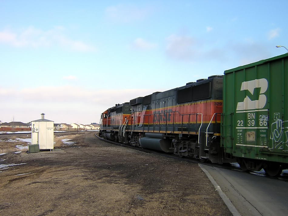 GP60B BNSF 329